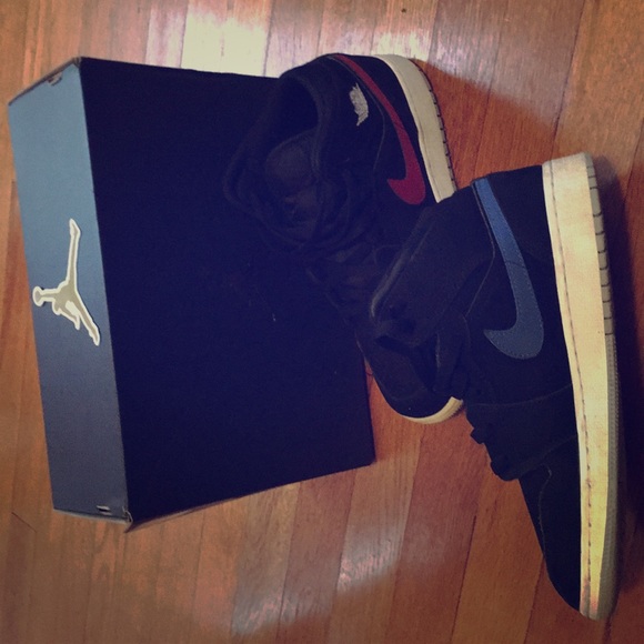 Jordan | Shoes | I Am Selling Air Jordans Mid Gs Size 65 Y | Poshmark